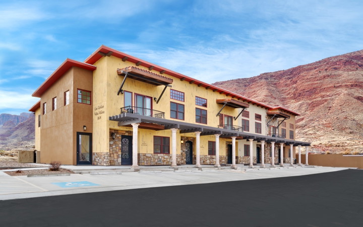 Luxury Downtown Rental (Hot Tub/pet Friendly) #11 - Moab, UT