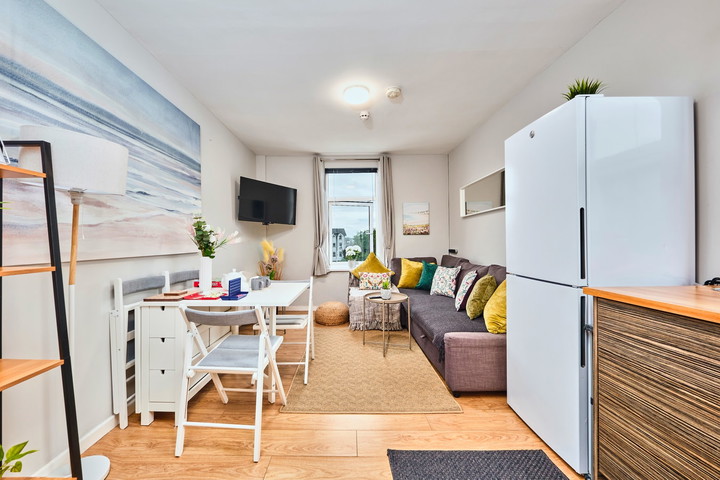 Serene Harbour Penthouse Apartment - Scotland