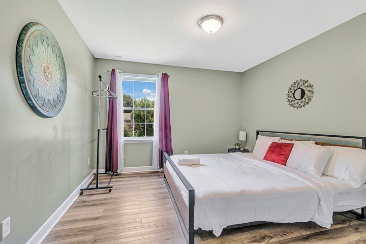 Bethany Grove House B | Cozy Three Bedroom Stay - Huntsville, AL