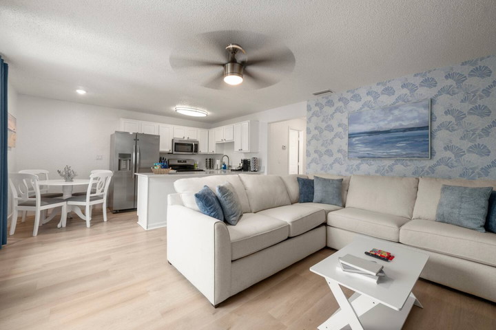 2br Tropical Oasis: Westshore Close To Downtown - Tampa, FL