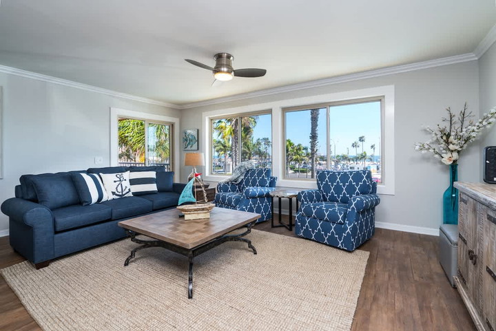 600 E Oceanfront 2b | Chic Oceanview Condo Remodeled Stunning Views - Newport Beach, CA