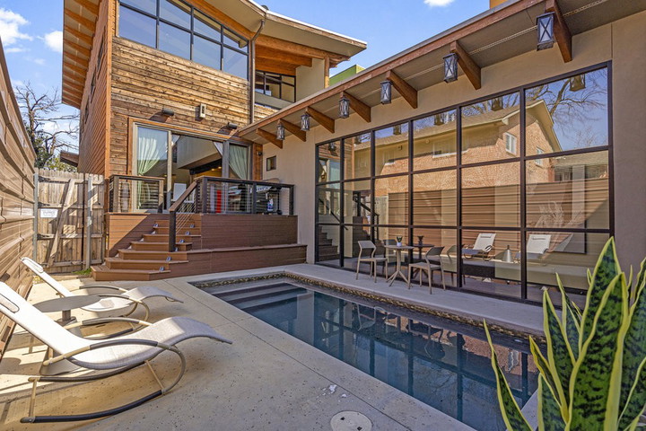 Trendy Pool And Game Room Steps From Dining - Sleek Modern Oasis - Tulsa, OK