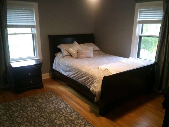 Beautiful Backyard And Gather Spaces - Charming Historic Haven - Sioux Falls, SD