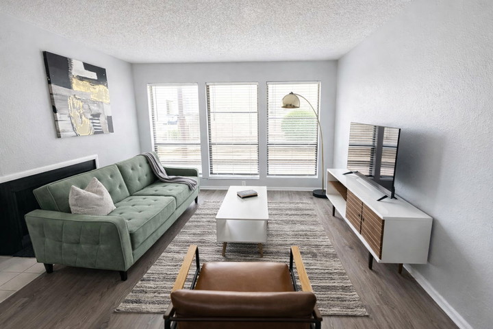 Sleepover | Alluring 1bd/1ba + Gym - Wichita - Wichita, KS