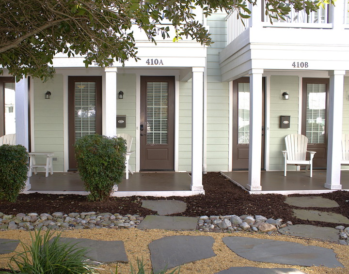 2br Virginia Beach Townhouse With King Suite, Balcony, Wifi, Parking. - Virginia Beach