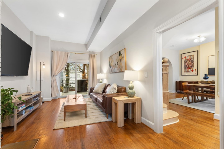 Spacious And Central Dc 3-br Getaway, Close To It All - Washington, DC