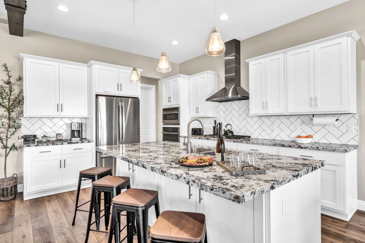 Luxe 1-level Home, Carson City, Nv| Family-friendly| Lush Yard | Steps To Hike & Golf - Carson City, NV
