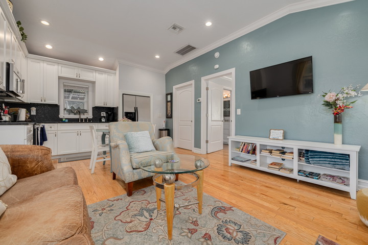 Downtown Dunedin Cozy 1 Bedroom Cottage - Dunedin, FL
