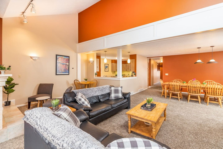 Cottonwood Heights Vacation Rental Near Big & Little Cottonwood Canyons | Hot Tub (Pet Friendly) - Sandy, UT
