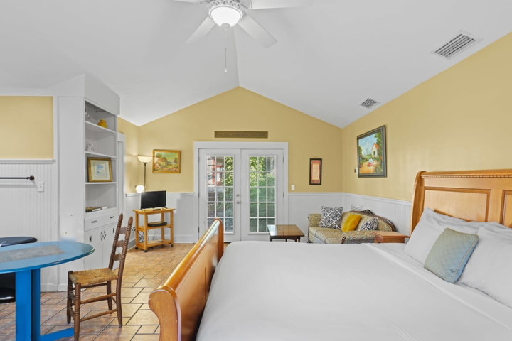 Downtown Guest Studio With Porch And Spa Tub "Spats" - Gainesville, FL