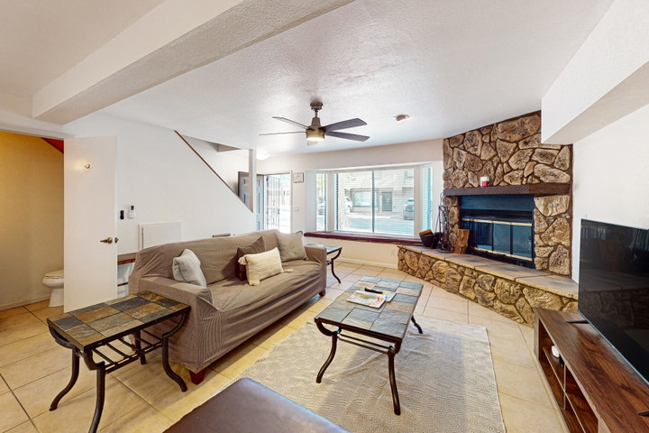 Peaceful Condo With Patio, Pool/hot Tub, Gym, And Fireplace - Pinetop-Lakeside, AZ