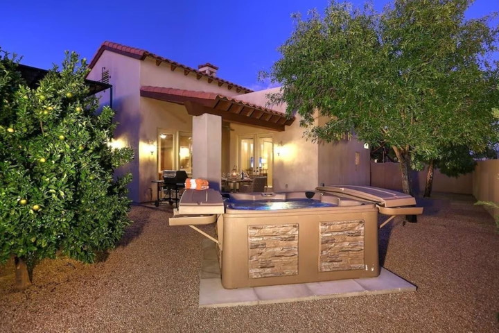 Scottsdale/gated/2 Bedrm/hot Tub - Scottsdale, AZ