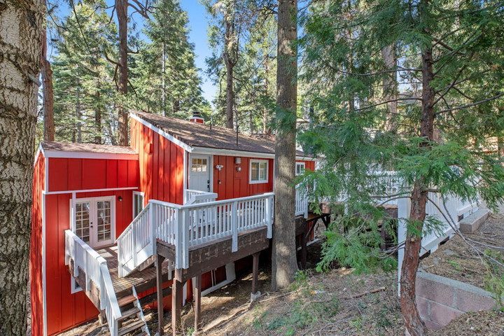 Dog-friendly Arrowhead Villas Cottage With Deck, Fireplace & W/d- Great Locale - Lake Arrowhead, CA