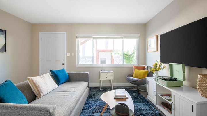 Seashore By Avantstay | Sleeps 21 + 7 Private Apartments | 5 Min Walk To The Beach - San Diego, CA