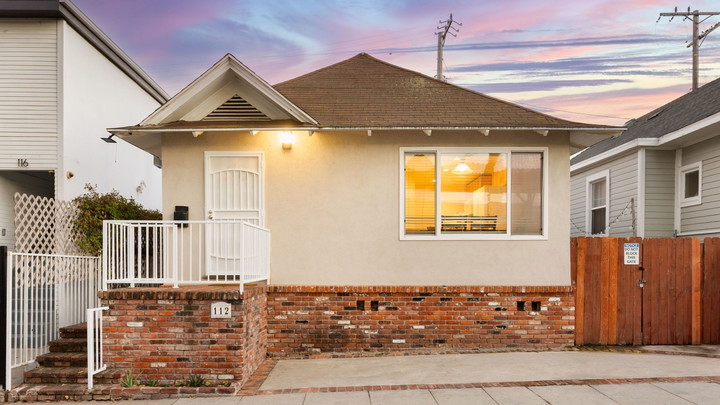 Sunny Venice Beach Home With Open Living & Walkability To Abbot Kinney | Venice Drift By Avantstay - Venice Beach, CA