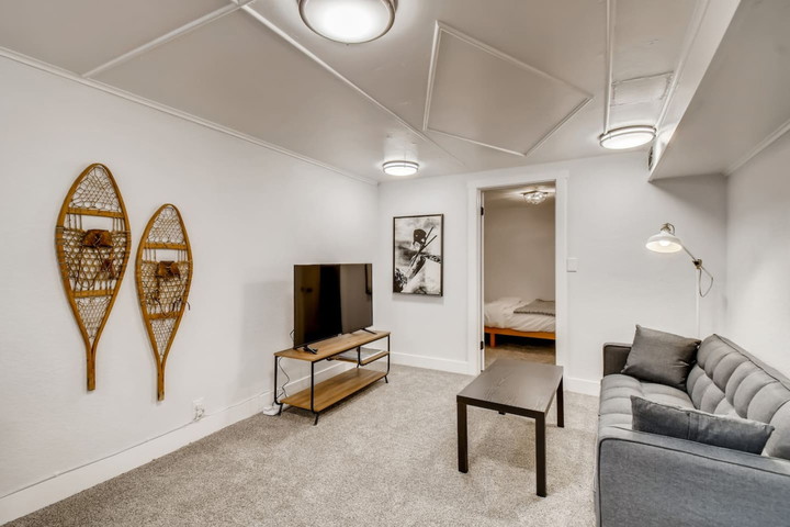 The Harvey Park Suite – Private Denver Stay - Denver, CO