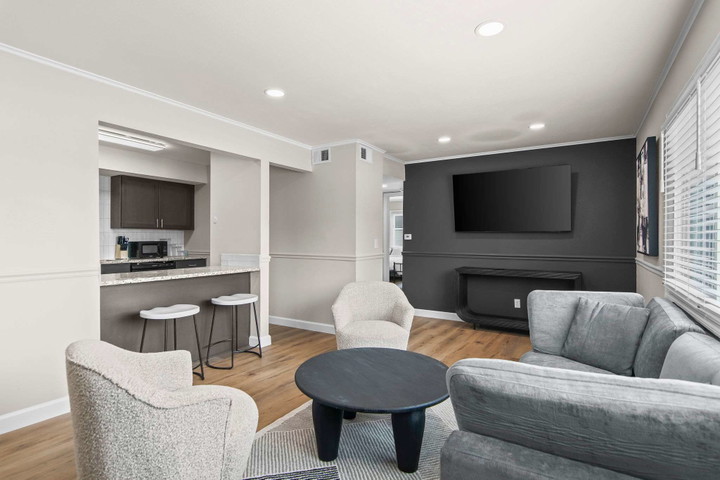 Newly Renovated Unit In Central Spfld! #204 - Springfield, IL