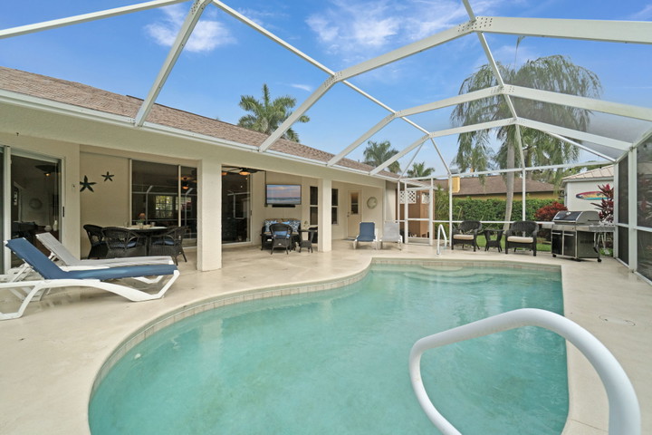 Bonitaville | Coastal Family Oasis W/ Heated Pool & Outdoor Living - Bonita Springs, FL