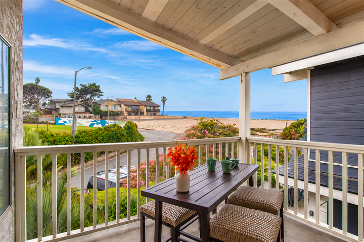 Beach House Just Steps To The Sand - Ventura, CA