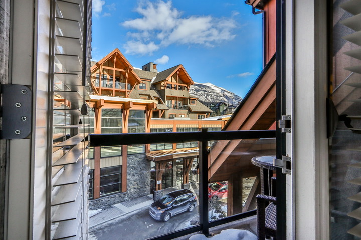 Marvellous Mountain Condo – Pool & Hot Tub - 加拿大