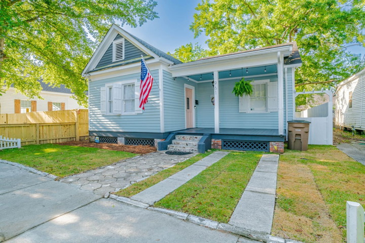 Sweet Selma In Oakleigh - Mobile, AL
