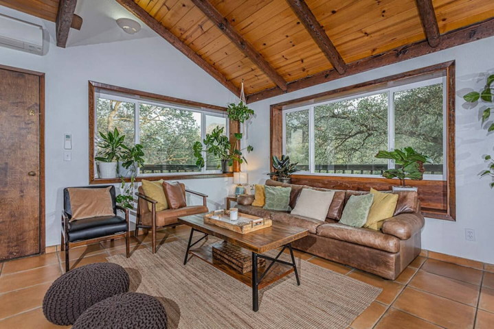 Sequoia “Tree House” Craftsman Style Cabin - Three Rivers, CA
