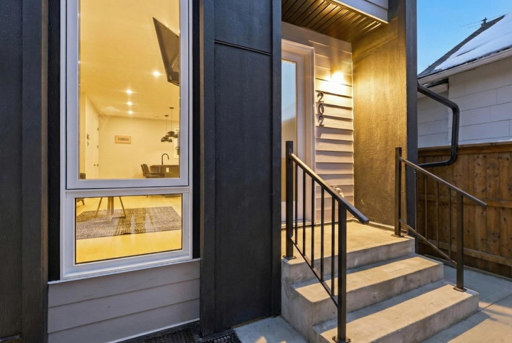10 Minutes To Downtown 3 Bed 2.5 Bath Town House - Canada