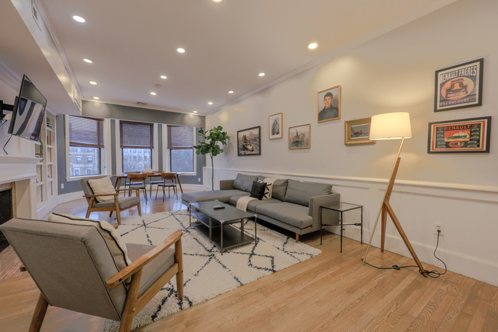 Luxury Back Bay Apt, Steps From Fenway & Universities - Boston, MA