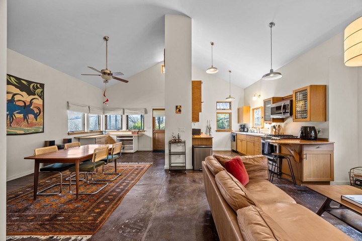 Dog Friendly ~ Near Downtown Asheville ~ Extended Stay - Asheville, NC