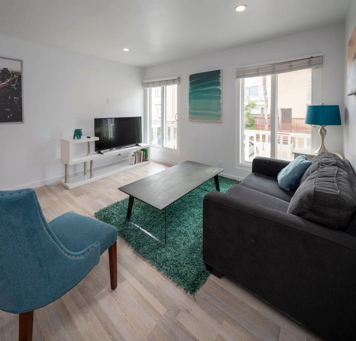 Beautiful And Spacious 1 Bed, Steps To The Beach! - Los Angeles