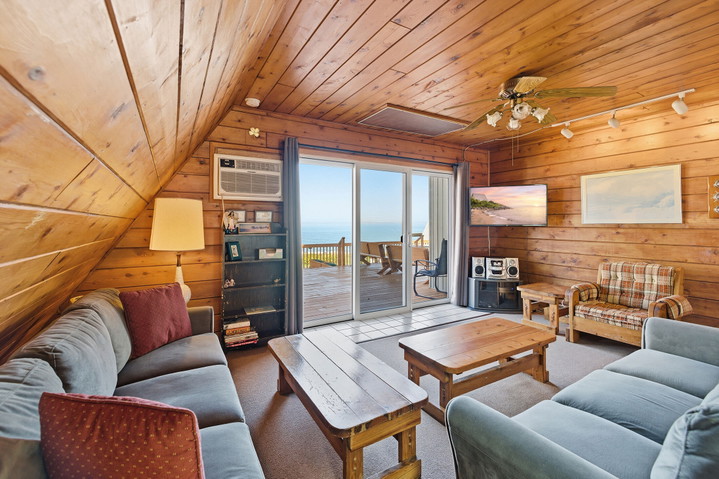 Chalet #17 W Lake Views & Resort Amenities - Michigan