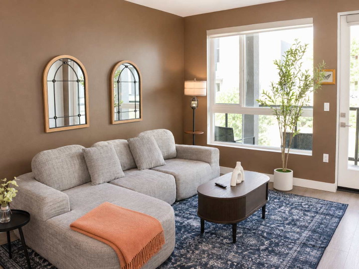 Resort Apartment 10 Min To Disneyland | Pool & Gym - Santa Ana, CA