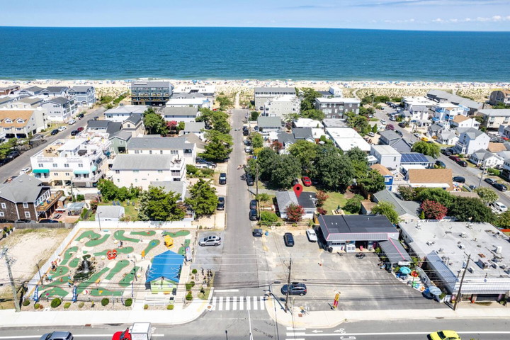 Classic Dewey Beach House | Steps From The Beach - Dewey Beach, DE