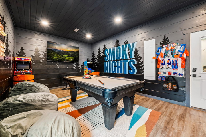 Hot Tub + Indoor Pool 10mi To Great Smoky Park - Pigeon Forge, TN