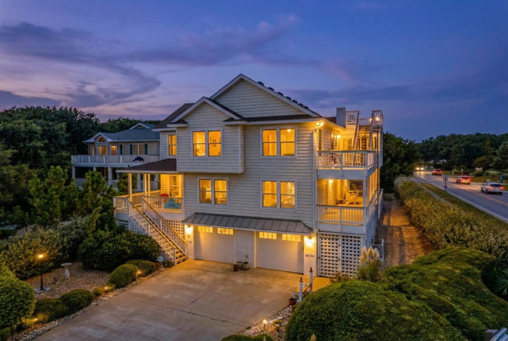 6br Soundfront | Private Pool, Hot Tub, Rooftop Deck - Duck, NC
