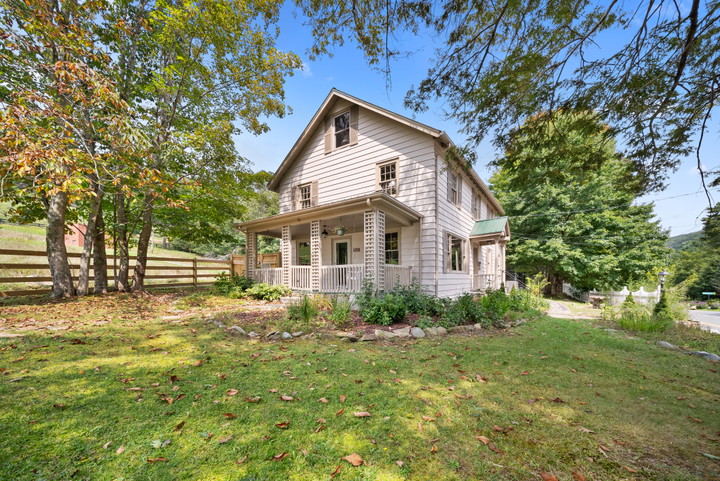 Charming Historic Retreat With Gourmet Kitchen - Elegant Mountain Oasis - Banner Elk, NC