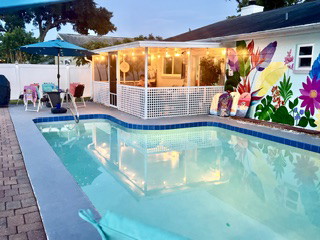 Private Pool Retreat Near Beaches & Downtown St. Pete - Pinellas Park, FL