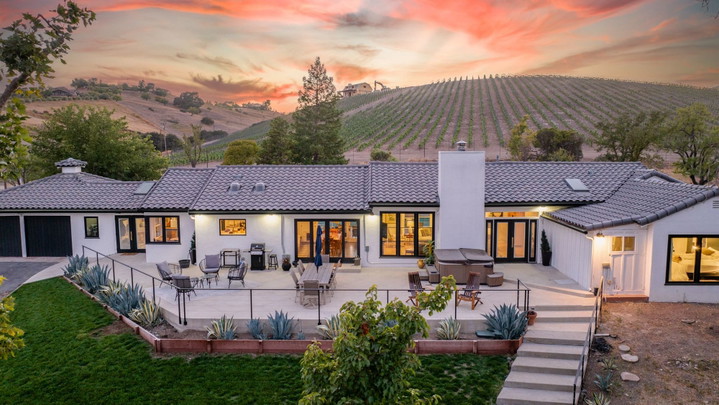 Kiler Views By Avantstay | Pool + Spa + Vineyard Views | Downtown Paso Robles - Paso Robles, CA