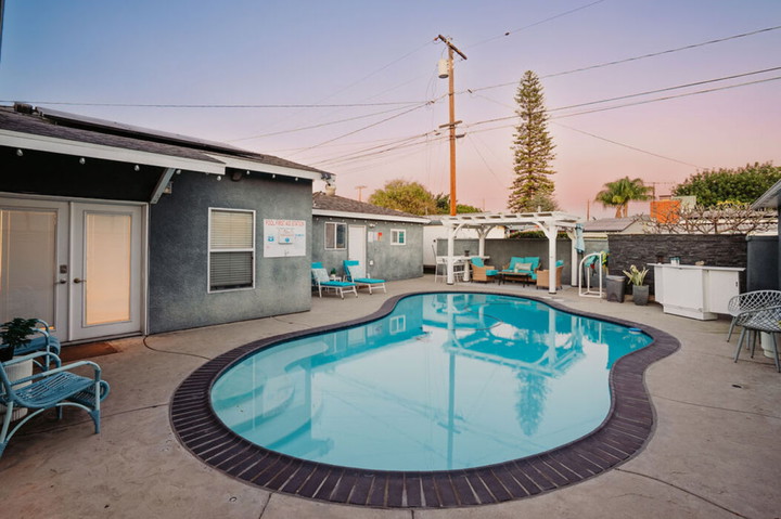 Coastal Lagoon | Pool Heating | Games | Air Hockey - Long Beach, CA