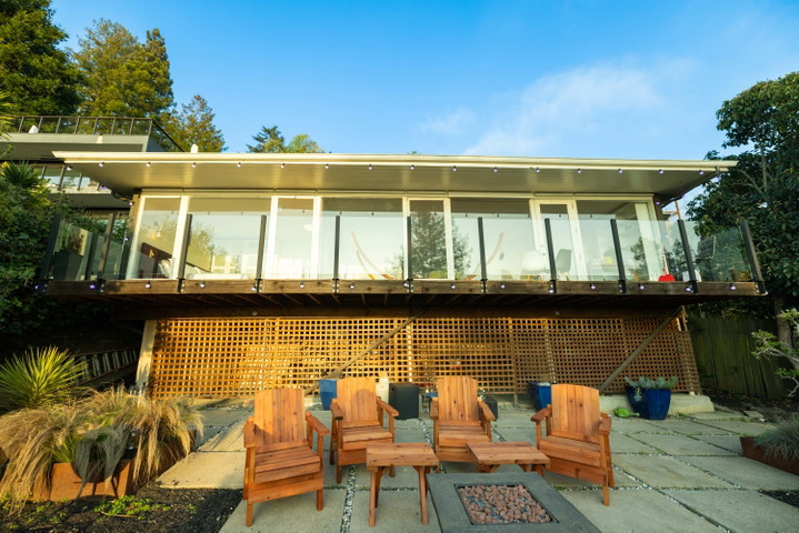 Mid-century Sanctuary In The Berkeley Hills - Berkeley