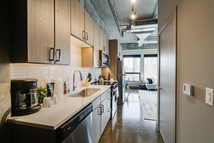 Stylish Corner Loft With Rooftop Views - Modern Urban Escape - Minneapolis, MN