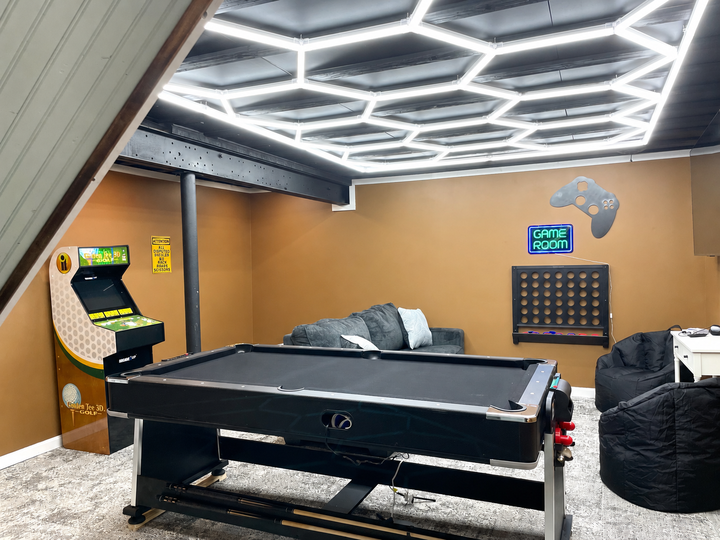Hot Tub | Backyard Oasis | Game Room | Coffee Bar - South Bend, IN