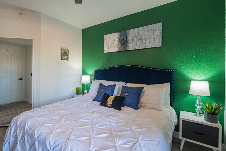 Near Asu + Town Lake | 2 Kings | Pool + Hot Tub - Tempe, AZ