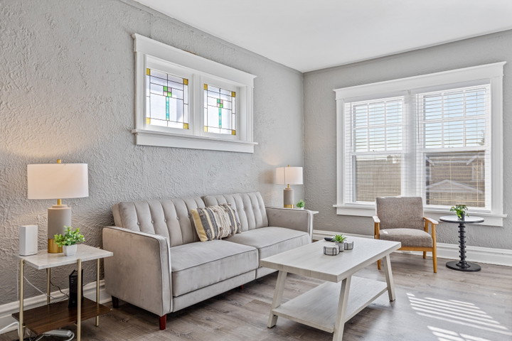 Dog-friendly 2br | Workspace + Long Stays - Saint-Louis, MO