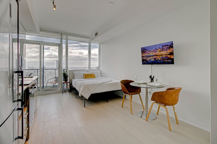 The Cityscape By Instant Suites | Penthouse Unit - Toronto, ON
