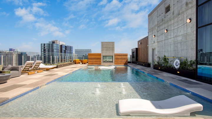 Sleeps 16 | Brand New Austin High Rise W/ Rooftop Pool, Gym, Yoga Studio & More! - Austin, TX