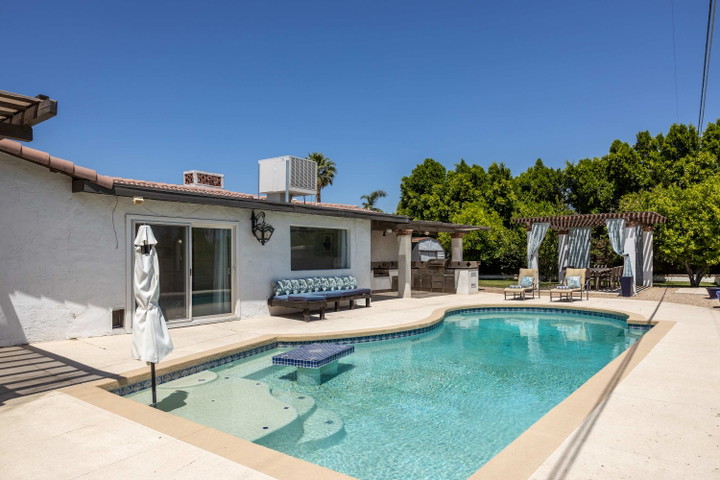 Sunnyside House With Pool In Palm Springs - Palm Springs, CA