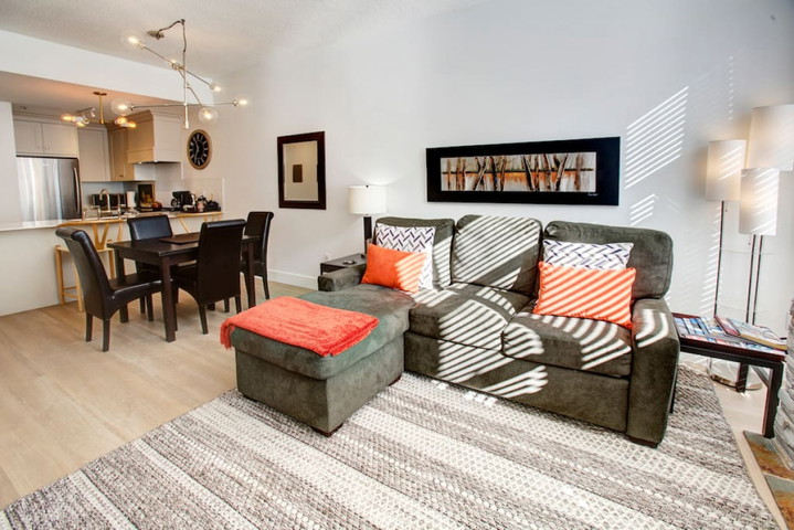 Bright Upper Vill 1br:2 Min Walk To Lift! Sleeps 4 - Kanada