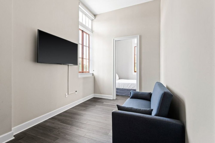 Stylish 1br Retreat In Downtown Nola - New Orleans, LA