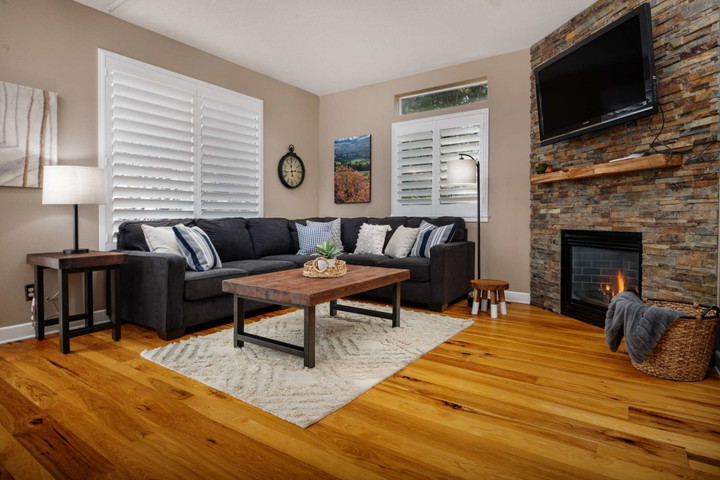 Beaverton Creek Cottage - Hillsboro, OR